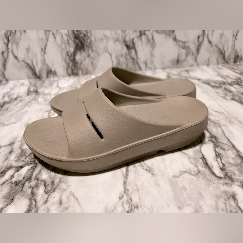 Oofos beige recovery slides - Gem